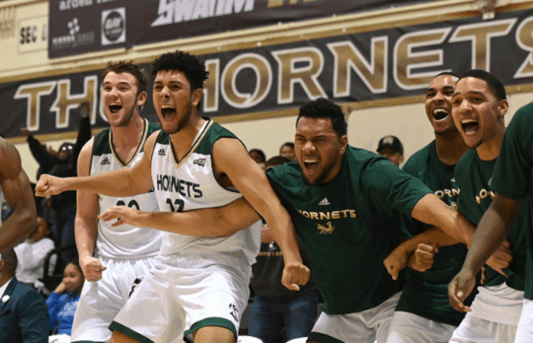 Ethan Esposito, un torello in California - BasketballNcaa